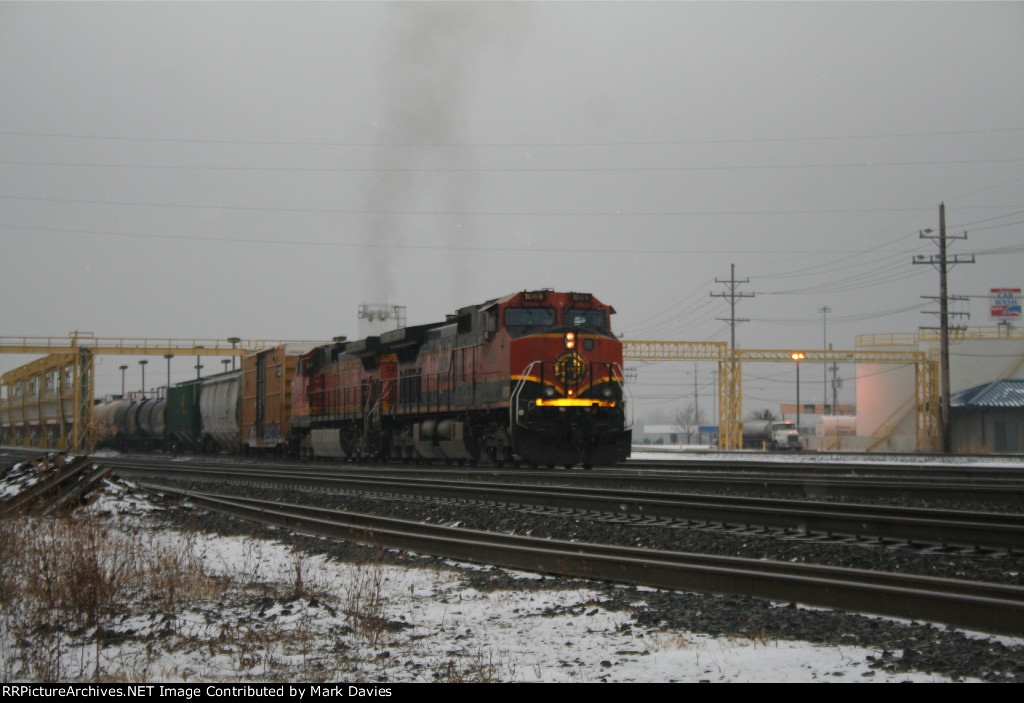 BNSF 1069